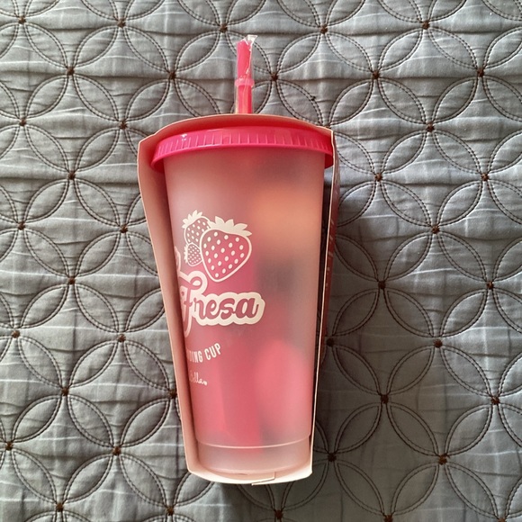 Beauty Creations | Makeup | Bebella Que Fresa Blending Cup | Poshmark